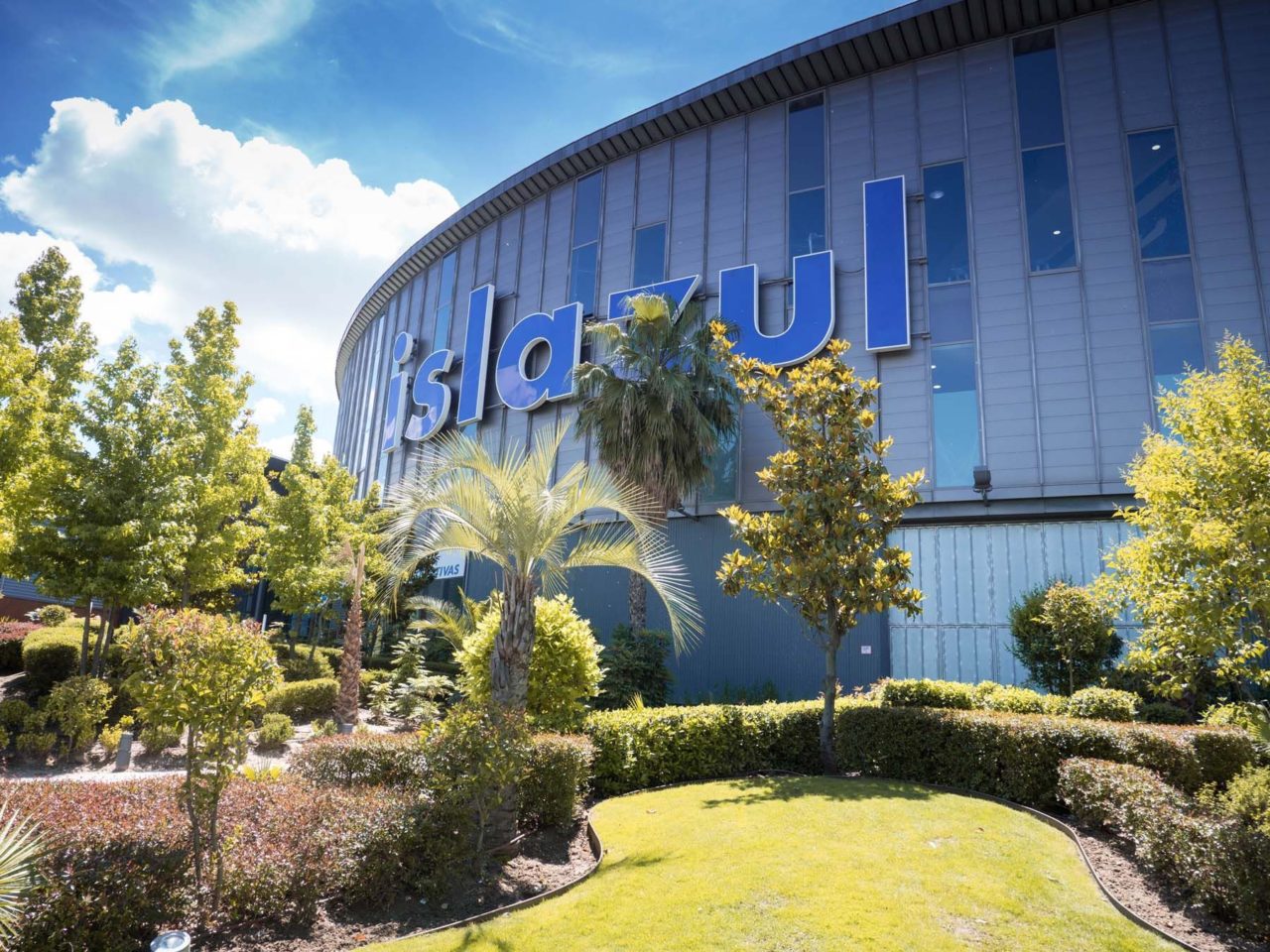 Centro Comercial Islazul - Isla Verde, Obras y Servicios, SL